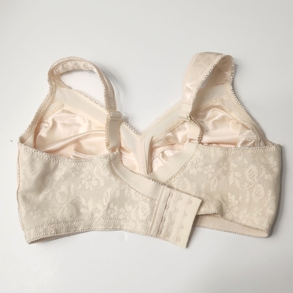 Playtex | Intimates & Sleepwear | Playtex 4d 8 Hour Bra | Poshmark